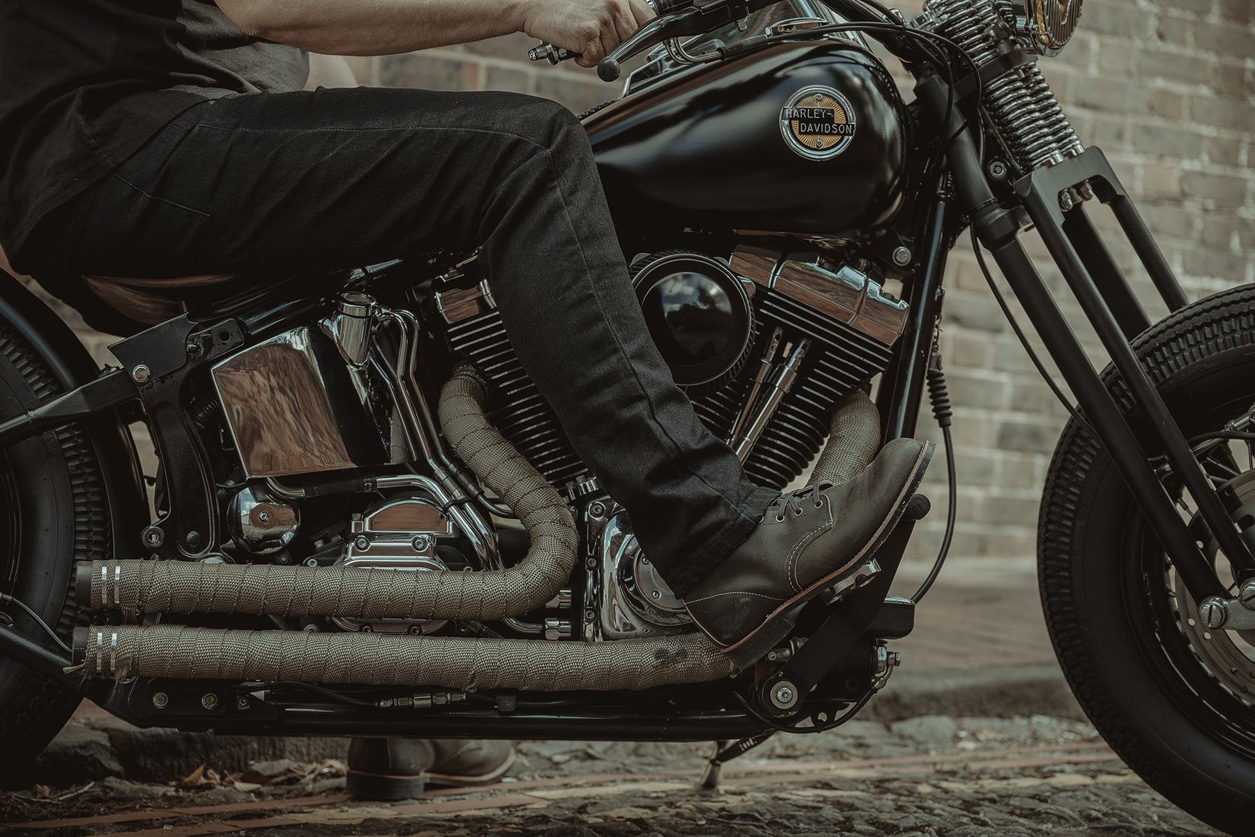 Motorcycle jeans and armoured motorbike protective clothing – Roadskin®